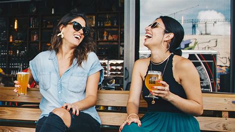 A Lesbian Walks Into A Bar How Lesbians Approach Women In A Club