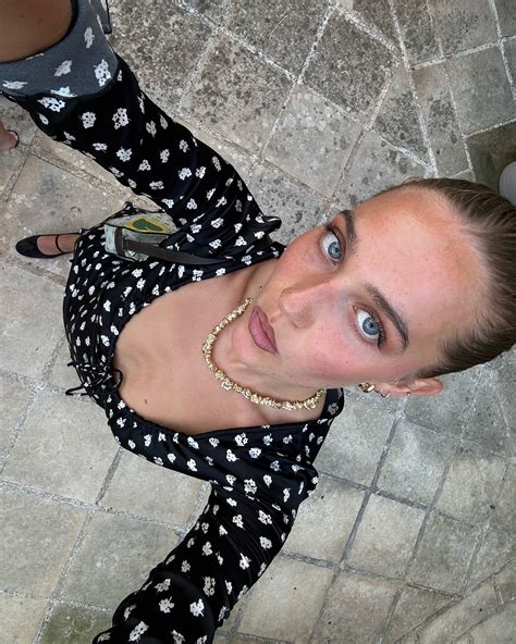 Eva 🦚 Instagram