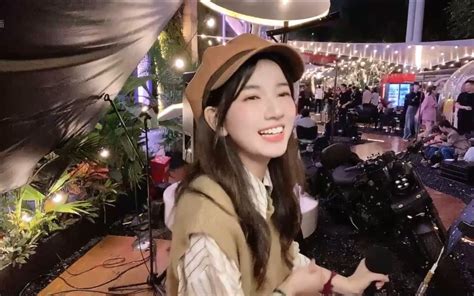 雪梨小姐姐（雪梨阿雪梨）翻唱王心凌《当你》，超甜！ Papaspaa Papaspaa 哔哩哔哩视频