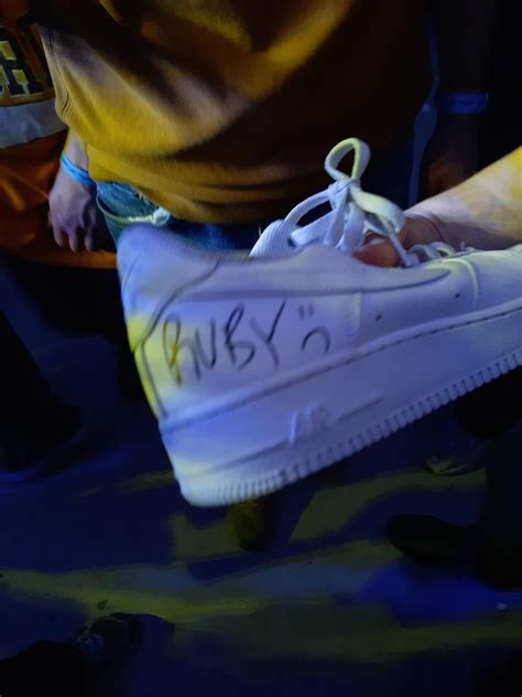 Scrims Shoe Signed By Ruby Rg59