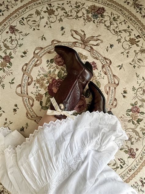 Pin By Claire Wheeler On Violet Lily Evans Farmers Daughter Cowgirl