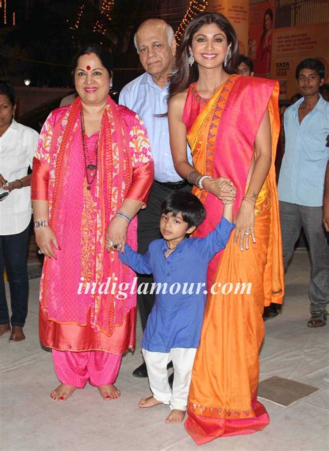 Rituperna Sen Gupta And Shilpa Shetty At Andheri Cha Raja Photos Stills