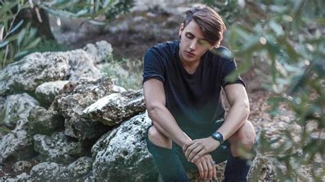 Lastro Nascente Della Musica Leggera Nostrana Odysseo