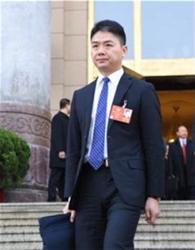 刘强东前妻龚小京为什么会分开呢 女方父母看不上农村出身的刘强东2发发网