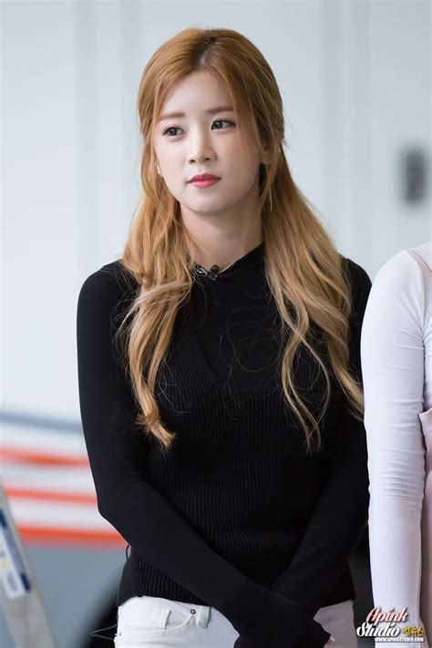 Apink 2022 Calendar Chorong