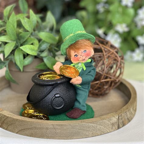 5in Lucky Lad With Gold Annalee Dolls