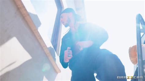 Kayley Gunner Plays A Risky Game With Two Men Eporner