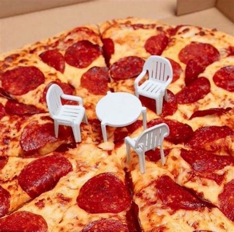 Tiny Table On A Pizza R Tinyunits