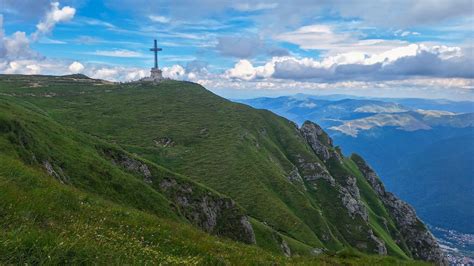 Pe Valea Jepilor La Crucea Eroilor 10 August 2024 Gara Bucuresti Nord