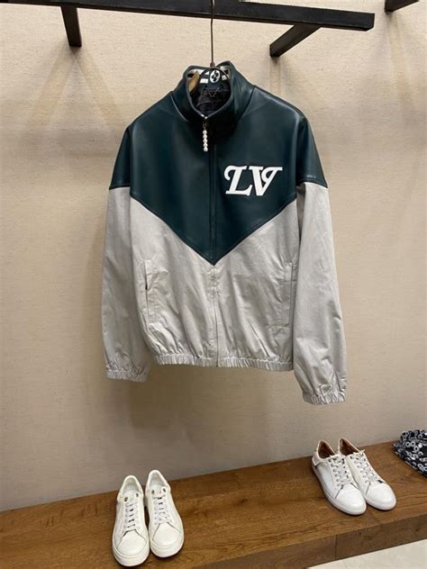 Lv 秋冬新款立領拼接休閒外套運動衫2lkb5官網價格推薦 2025 年 10 月 21 日
