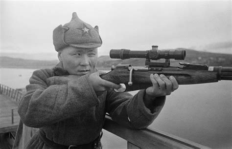 Soviet Sniper Wearing A Budyonovka With Mosin Pe Scope [2000×1287] Scrolller