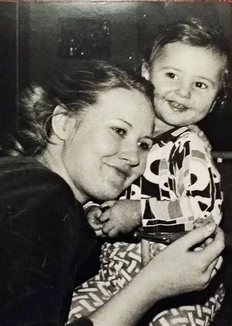 Alkoholia Huumeita Valheita Alastomia Naisia Missejäkin Kuvannut Nadi Hammouda On Koetellut