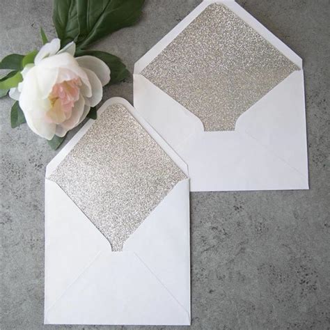 Enveloppes En Papier Doré Brillant Pour Invitations De Mariage