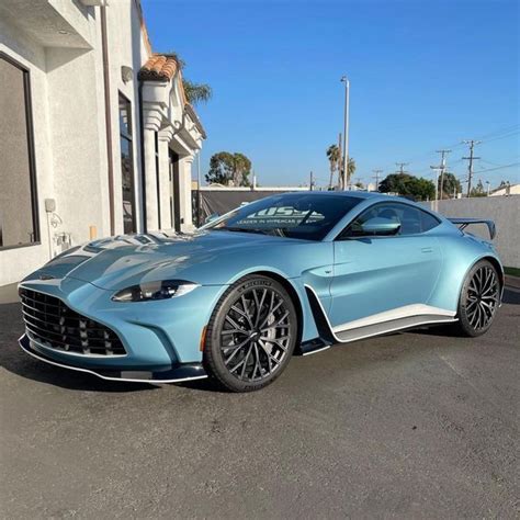 Aston Martin V12 Vantage In Caribbean Blue Pearl