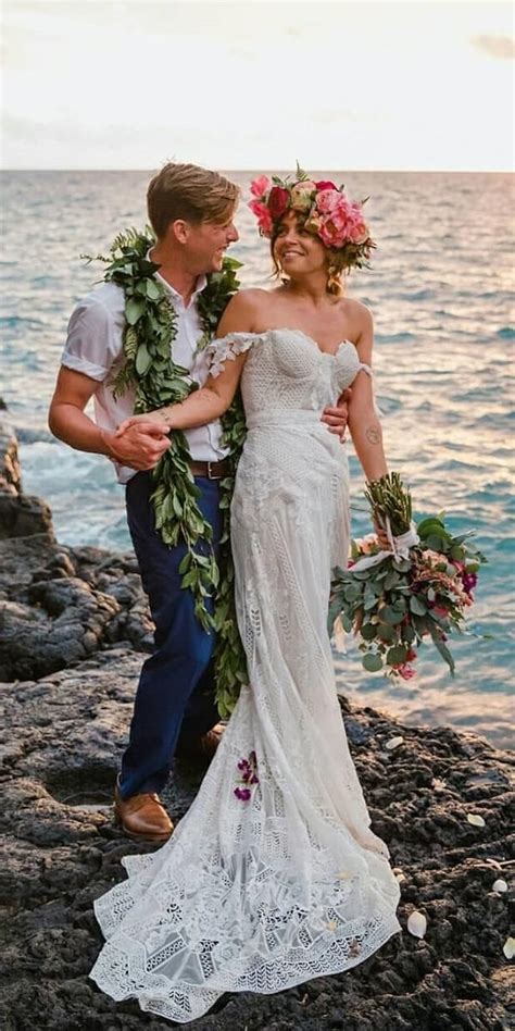 Elegant Hawaiian Wedding Dresses