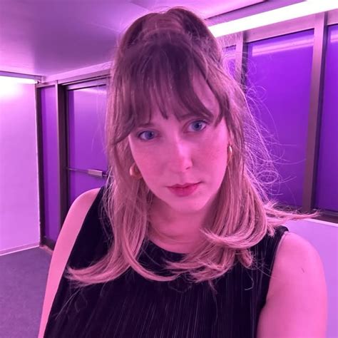 Lilly Lillydarlene • Threads Say More