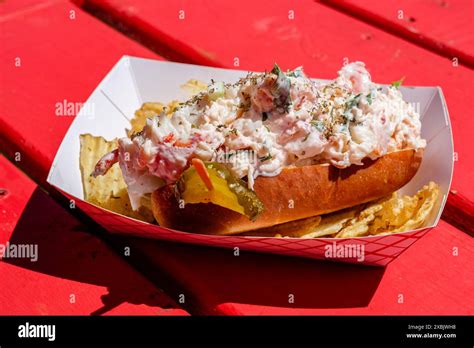 Maritimes Seafood Toms Lobster Shack Freshly Prepared Lobster Roll
