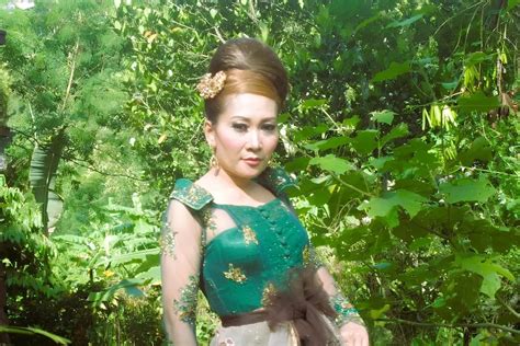 Nining Meida Diva Pop Sunda Yang Melegenda Rumpun Indonesia