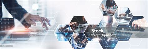 글로벌 비즈니스 네트워크 디지털 기술 데이터 교환 개념 비즈니스 인텔리전스 및 클라우드 컴퓨팅 디지털 마케팅 데이터 처리 및 블록체인 기술 관리 테크놀로지에 대한 스톡 사진