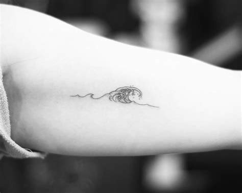 Ocean Wave Line Tattoo Great Wave Tattoo Stock Illustrations 116