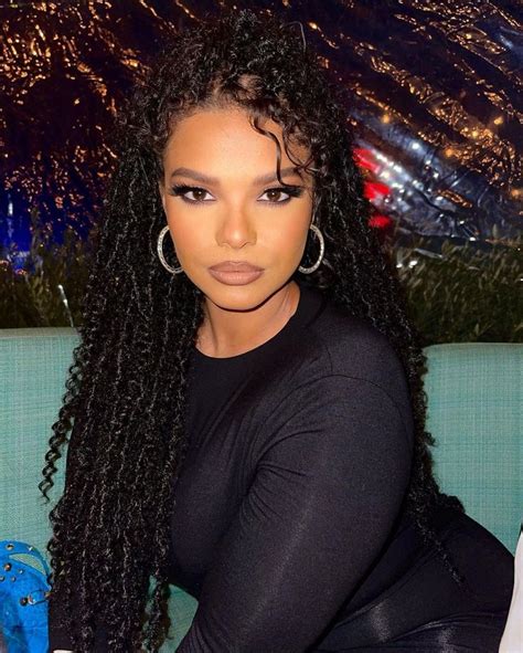 Leslie Sidora 🧿 On Instagram Hair Looked Too Good To Stay In 😋