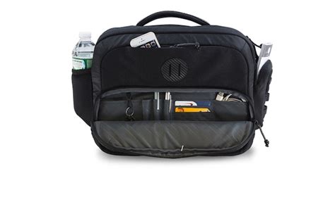 Review Lifeworks Shoulder Bag Pursuit