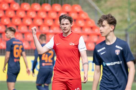 Žaidėjas Kitu Kampu Tomas Chomičius Fk Viltis Oficiali Futbolo