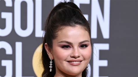 Selena Gomez Claps Back At Body Shaming Comments In Video Life And Style