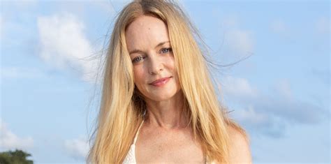 Heather Graham Rocks Sculpted Abs And Legs In A Bikini In Ig Pics