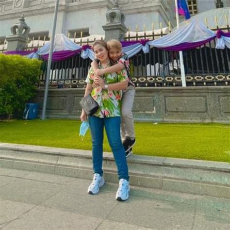 ทรงผมใหม่ไฉไลกว่าเดิมสวยไหมคะแม่ๆ😂😁😆 นุ่นเนตรชนก นุ่นดำดง ดำดง เนตรชนกเพชรวิเชียร นุกฤษฎา