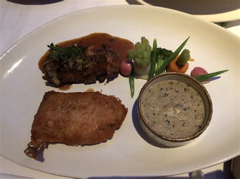 2024mÉtis Restaurant And Gallery美食餐厅 环境是真的很美，尤其在落日 【去哪儿攻略】