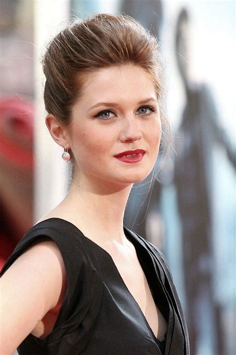 Bonnie Wright Hairstyles