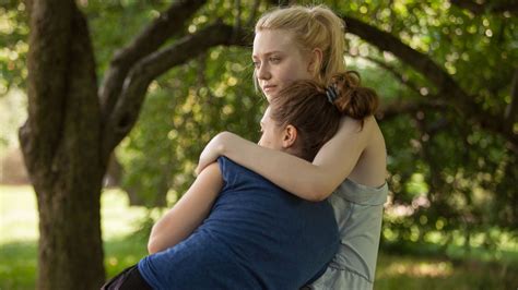 Watch Dakota Fanning And Elizabeth Olsen In The ‘very Good Girls