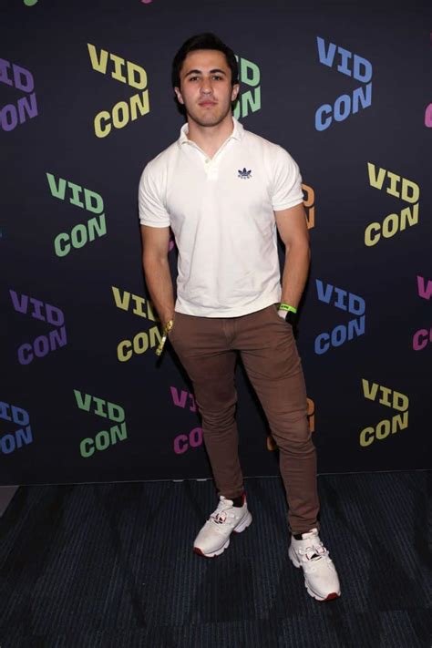 Are Abbie Herbert And Chris Olsen Related Famous People Today