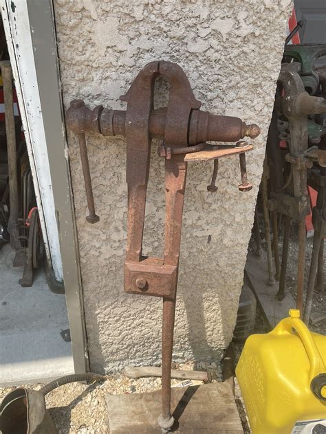 Vintage Blacksmith Leg Vise Post Vise Blacksmith Tools Blacksmithing Ebay