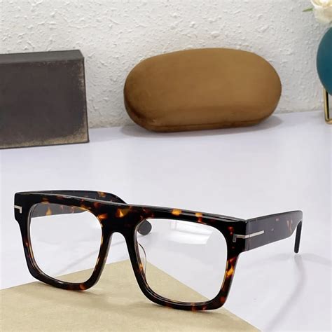 Customizable Square Sunglasses Elegant Prescription Eyewear For Men