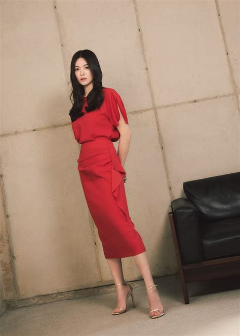 송혜교 X 미샤 심플하지만 실루엣은 풍성하게 패션서울