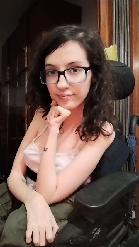 Dorky Look ☺️ Rwholesomeladies