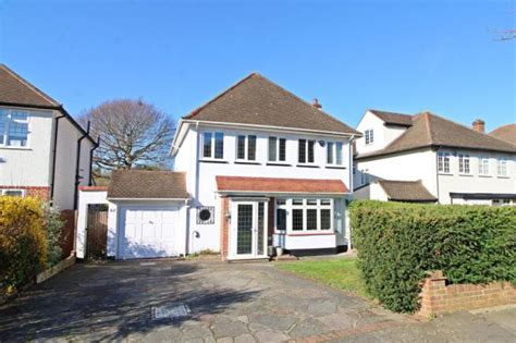 4 Bedroom Detached House For Sale In Malmains Way Park Langley