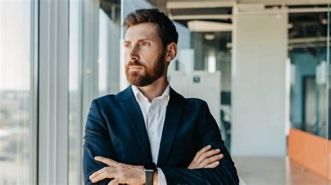 11 Behaviors Of An Adult Who Was Raised By An Emotionally Distant Mom Yourtango