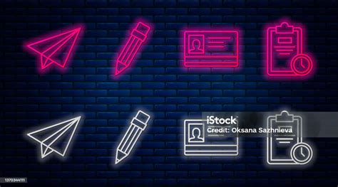 지우개 식별 배지 종이 비행기와 시계 시험 시트와 라인 연필을 설정합니다 벽돌 벽에 빛나는 네온 아이콘입니다 벡터 종이 비행기에 대한 스톡 벡터 아트 및 기타 이미지