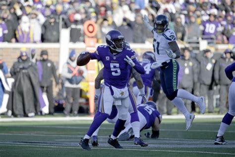 Eric Atherton Bridgewater Must Unlearn His Sidearm Throwing Style Post Bulletin Rochester