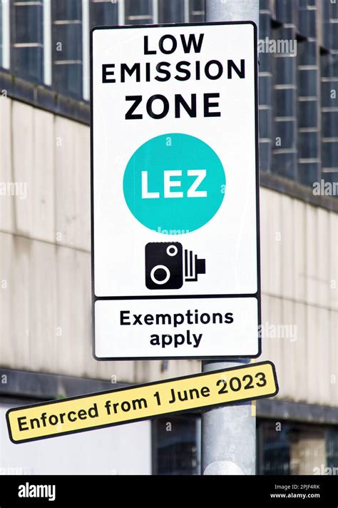 Low Emission Zone Sign In City Centre Of Glasgow Being Enforced For All