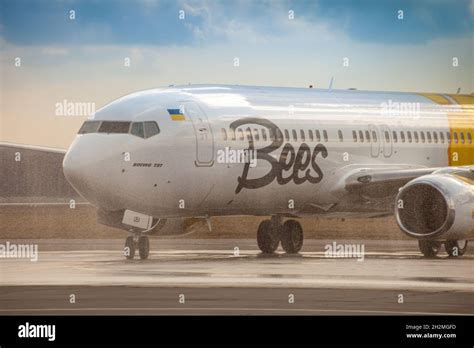 Bees Airline Yellow Plane On The Apron Boeing 737 800 Ur Uba Passenger