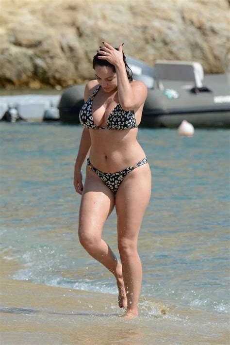 Pin Di Ottavio Galiso Su Womanfahscion Donna Con Le Curve Donne Di