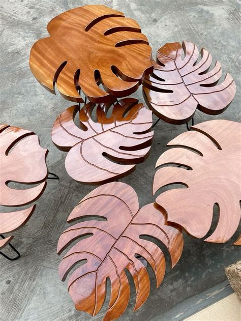 Ewe Leaf Shaped Table Natural Shapes Shapes Side Table