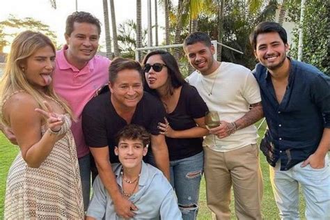 Confira Quantos Filhos O Cantor Leonardo Tem Ache Festas