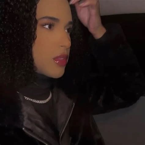 Tavaris Tavarisloves • Threads Say More