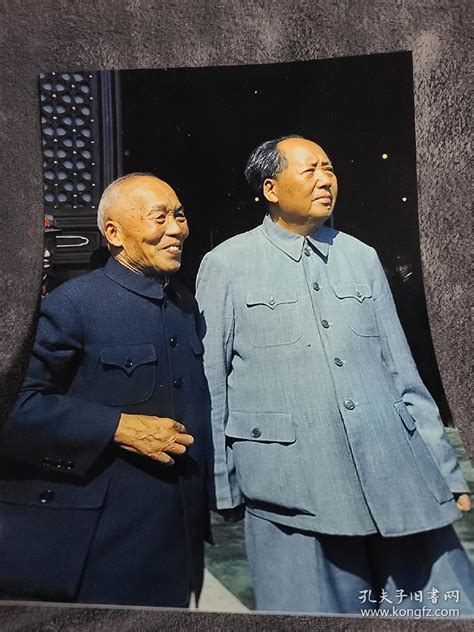 【图】《lens视觉》报社摄影资料照片，1966年11月26日中午，毛泽东与李宗仁一起在天安门城楼上的一张抓拍。2821cm，该照片杂志已刊登。拍品信息网上拍卖拍卖图片拍卖网拍卖网站