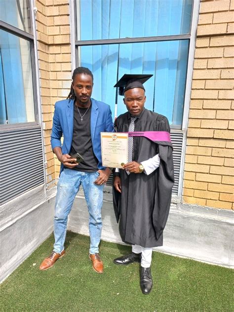 😊👌🏿 Mandla Dube